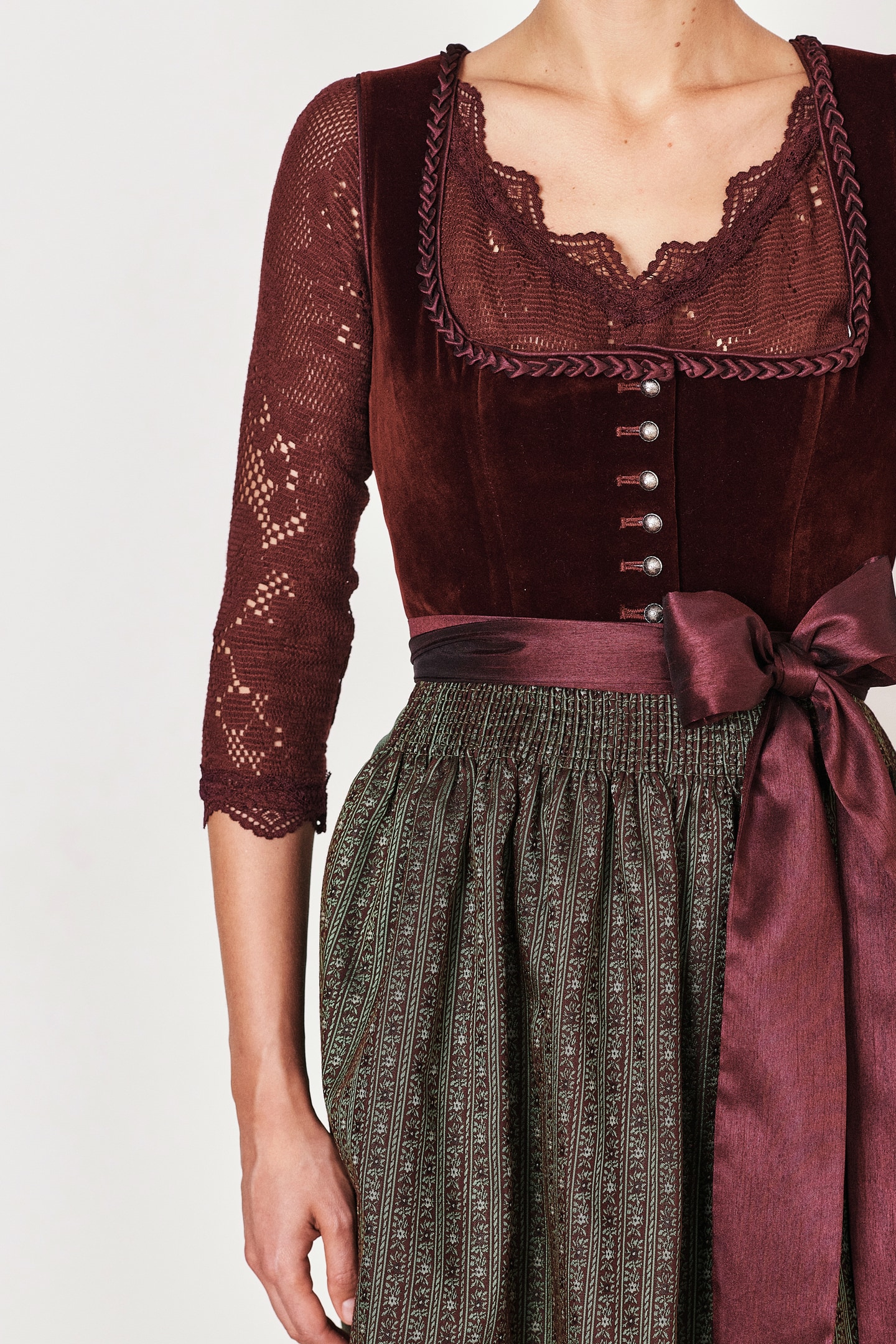 Dirndl Felicia (70cm) in rot im Julia Trentini Online Shop